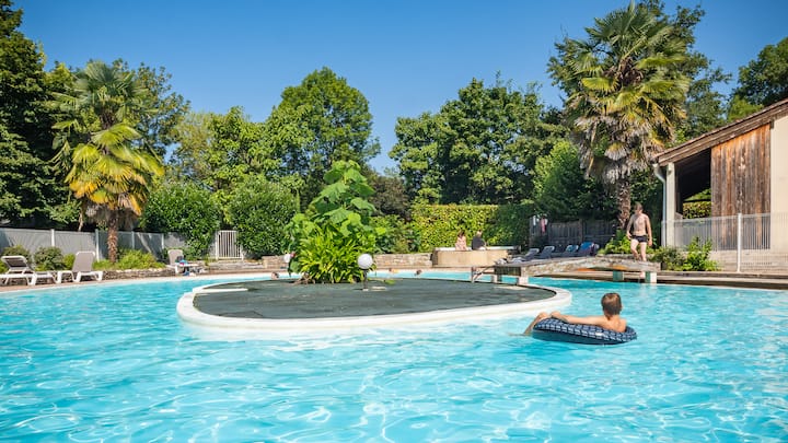 Bord De Rivière | Tente Lodge éQuipée | Piscine - Martel