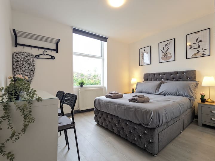 Room Near City Centre Private Shower Free Parking - Liverpool