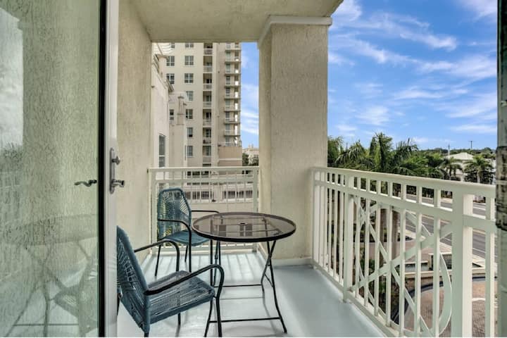 Coastal Key Suite 406n Resort Style! - Boynton Beach, FL