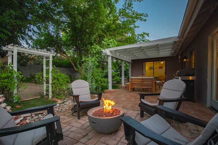 Hummingbird Hideaway West Sedona Hot Tub Retreat - Sedona, AZ