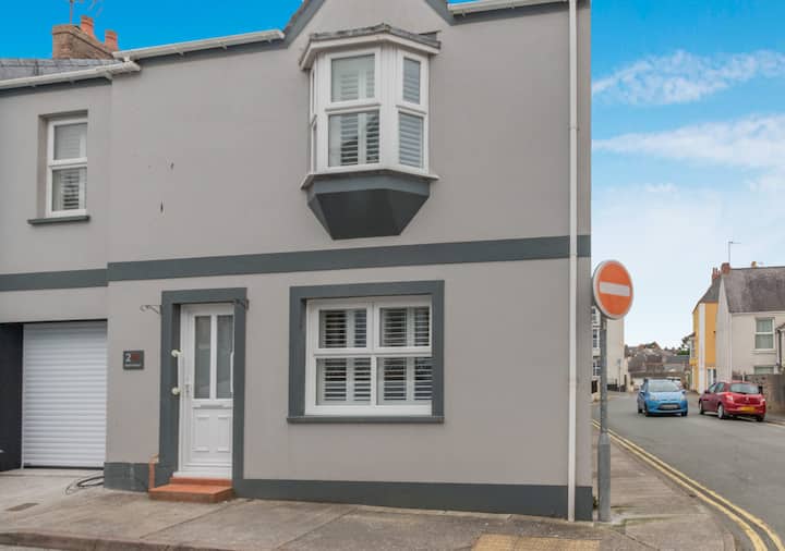 May's Place - Tenby