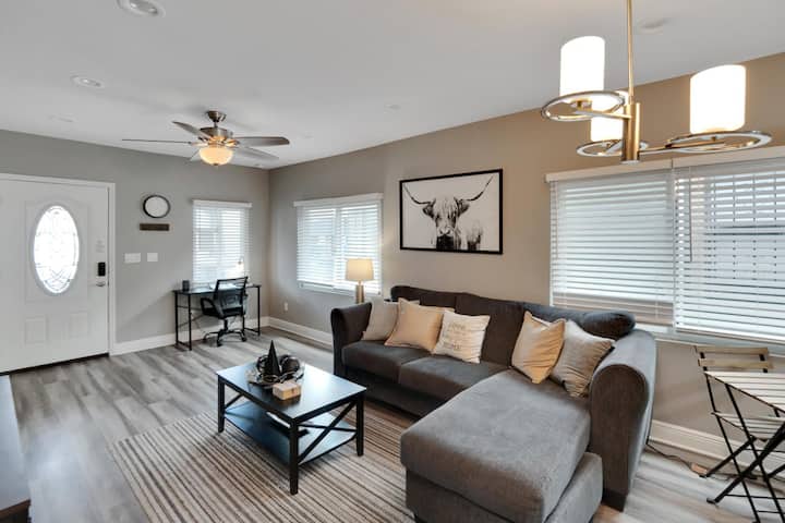 Ybor Bungalow, Pet Friendly - Amalie Arena