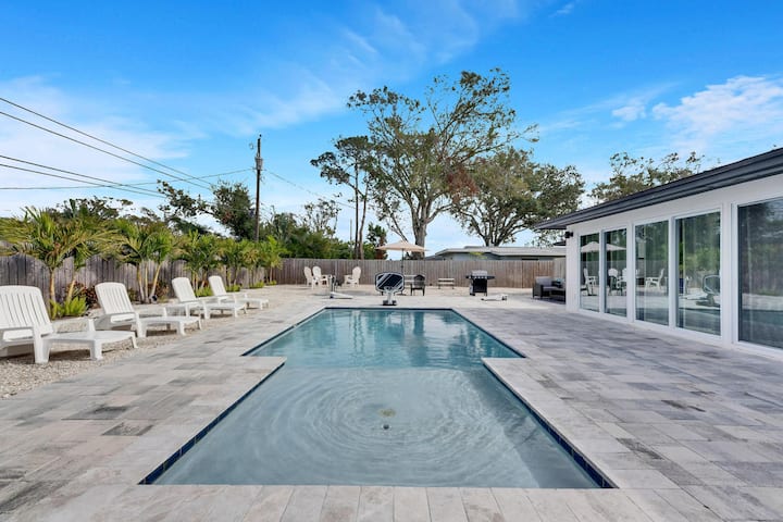 Heated Pool, Games, Bbq & Fire Pit Near Beach - Clearwater Beach, FL