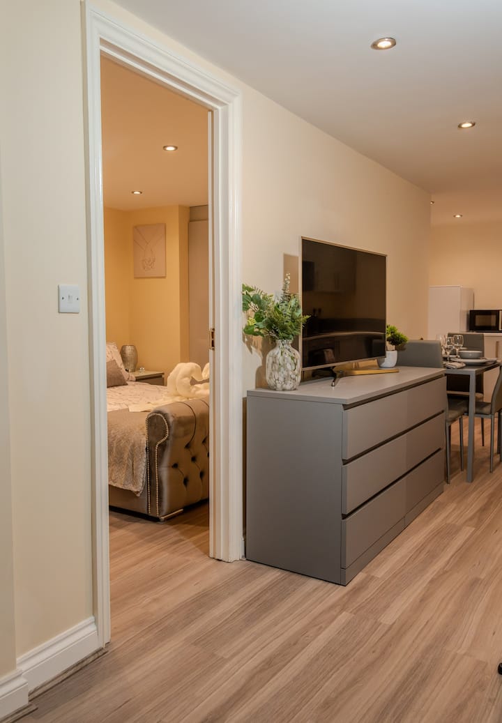 Cosy 1 Bedroom Apartment With Private Patio Area - Barnet