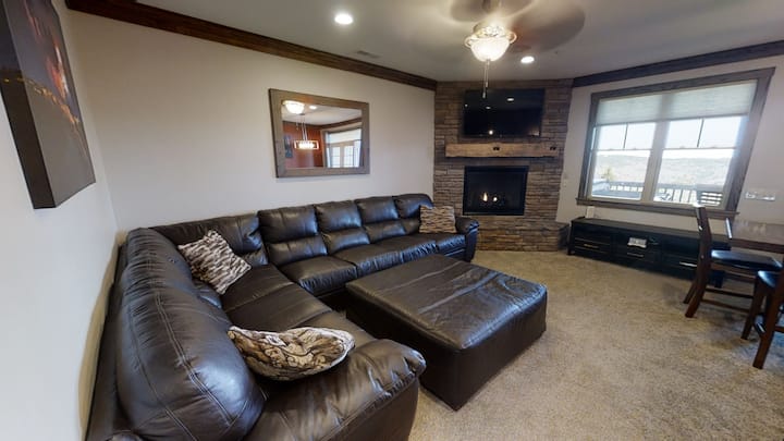 Inviting 8br Alpine Getaway With Private Hot Tub - Snowshoe, WV