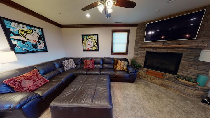 Vibrant 8br Retro Rendezvous With Game Room - Snowshoe, WV