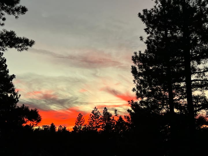 Divine Cabin Of Love - Running Springs, CA