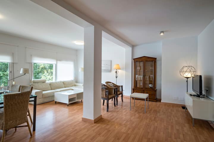 Spacious And Centrally Located Apartment - Barcelona