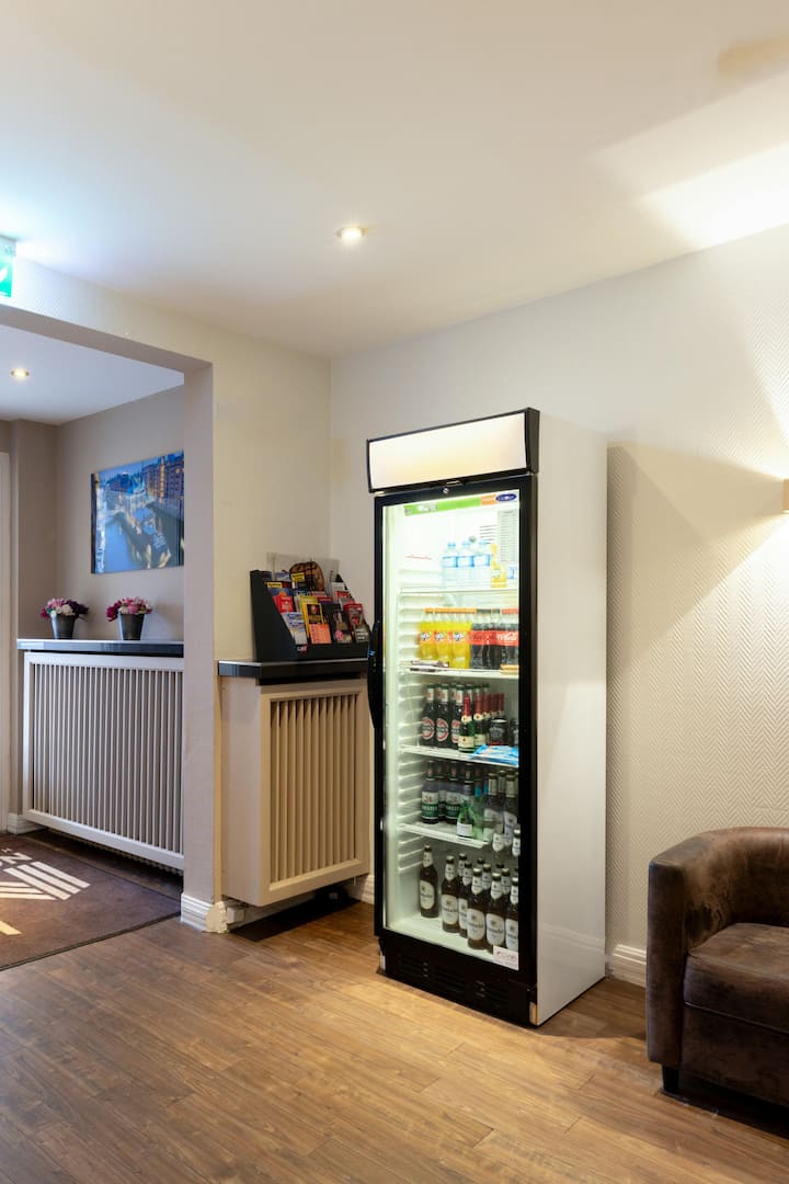 Ideal Location For 3 Incl Breakfast - Hamburg