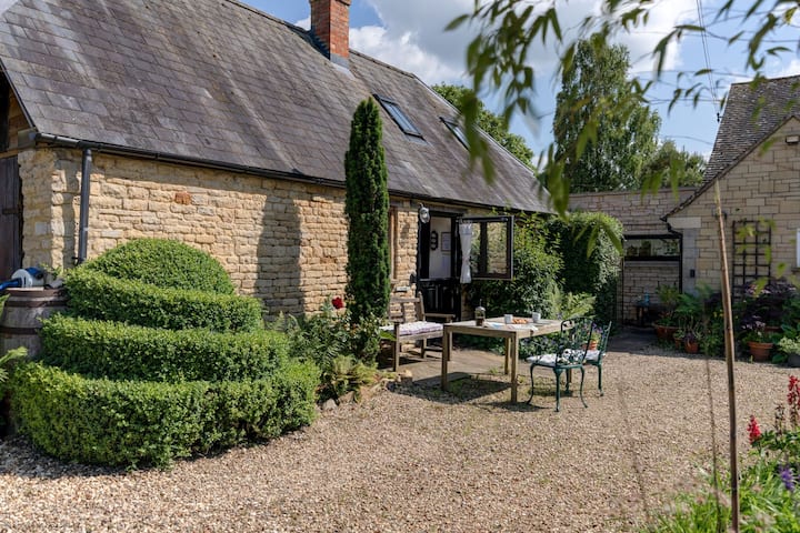 Wedgewood Barn: Charming Cotswold Village Retreat - Cotswolds
