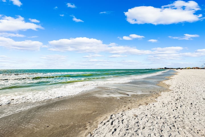 Waterfront 2/2 Condo On Treasure Island, 404e - Treasure Island, FL