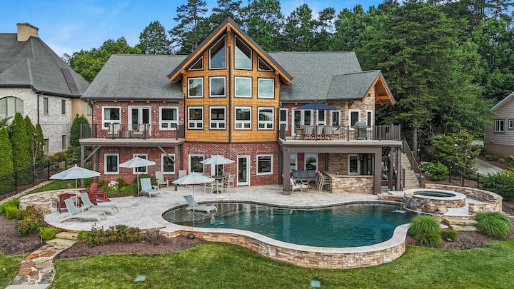 Large Craftsman Style Home With Pool & Hot Tub - Denver, NC