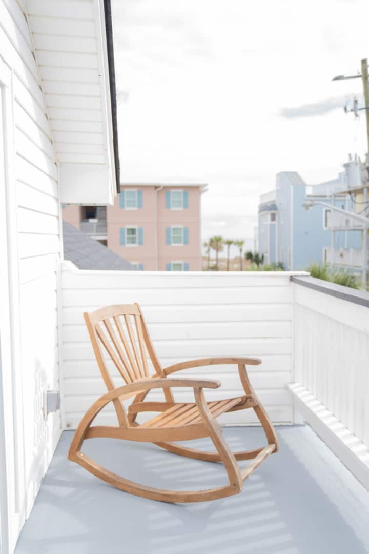 Beach Haven Penthouse Unit - 타이비 아일랜드