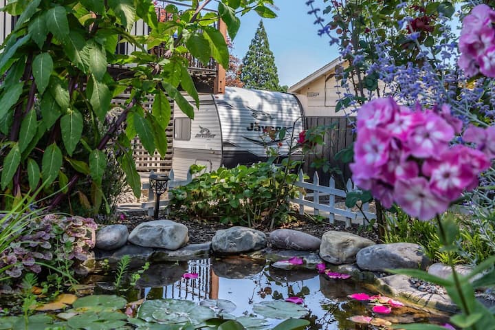 Chic Rv Retreat, Stunning Yard In Roseburg - Roseburg, OR