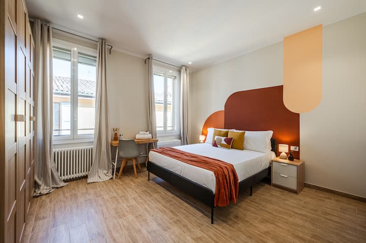 [On Center's Rooftops] House Of Bolognese Colors - Bologna