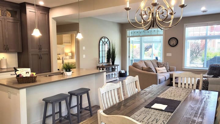 Sandy Cove Cottage - Steps From The Beach #70 - Osoyoos