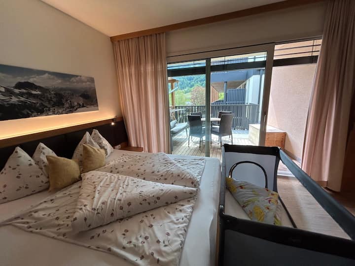 Spacious 2-bedroom Apartment - Mals