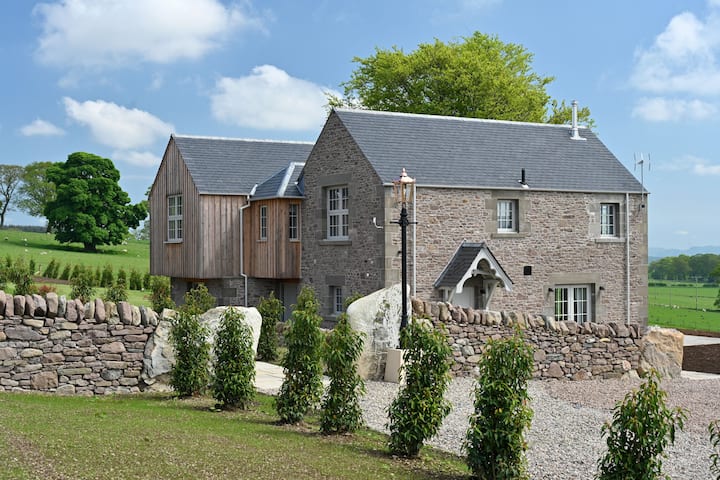 The Old Farmhouse - Dunkeld