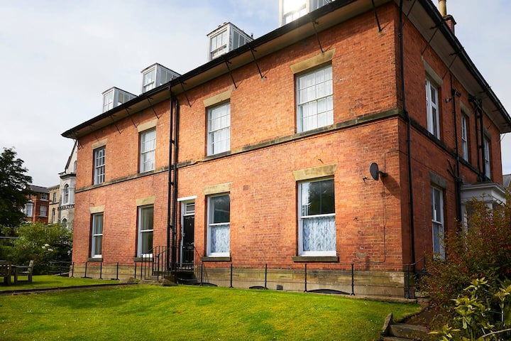 The Penthouse Queen Margaret's Lodge. - Scarborough