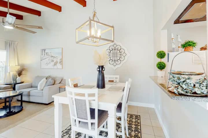 2br/ 2ba Cozy Townhome In Popular Seascape Develop - Miramar Beach, FL