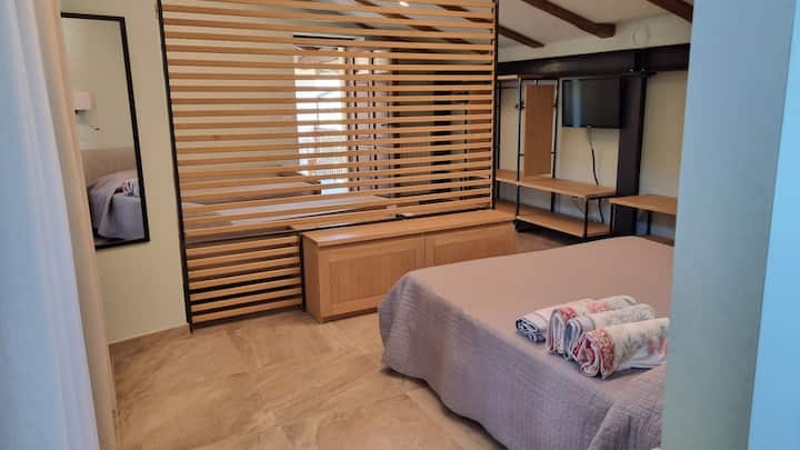 Quadruple-balcon-salle De Bain Privée Extérieure-c - Viola