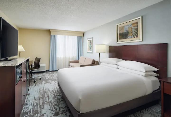 Excellent Choice! With Outdoor Pool, Free Parking! - Rocky Mount, NC