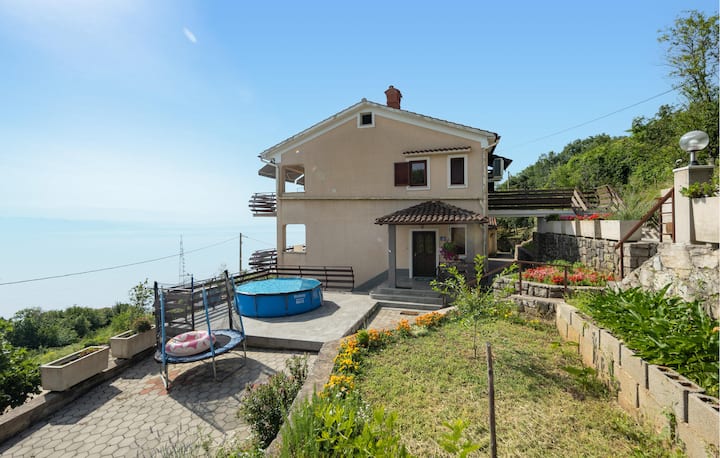 Awesome Apartment In Kolavici - Opatija