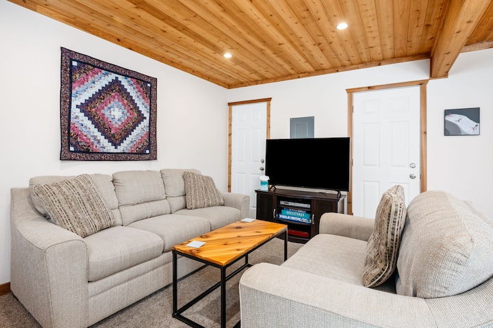 Cozy Cabin By Buck Lift W/ Fireplace & Ski Access - Thompsonville, MI