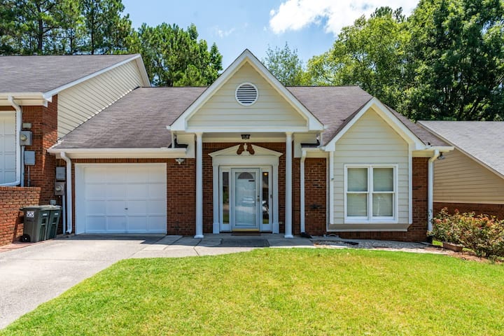 Hoover Townhouse|great Location|3 Br 3 Bath - Hoover, AL