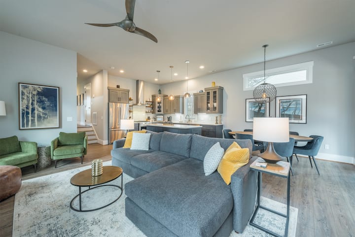 Stone’s Throw Retreat | Near Downtown Blk Mtn! - Black Mountain, NC