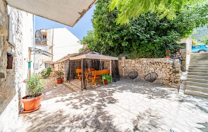 2 Bedroom Gorgeous Home In Hodilje - Mali Ston