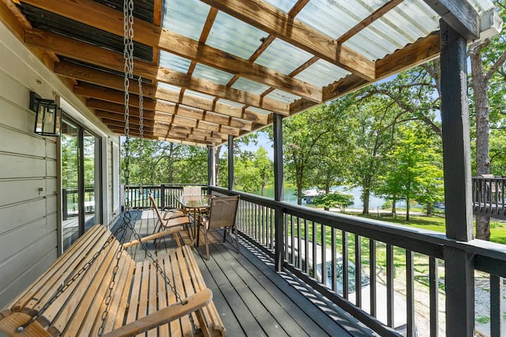 Lakefront 4br Cabin W/ Pool + Swim & Boat Dock - Kimberling City, MO
