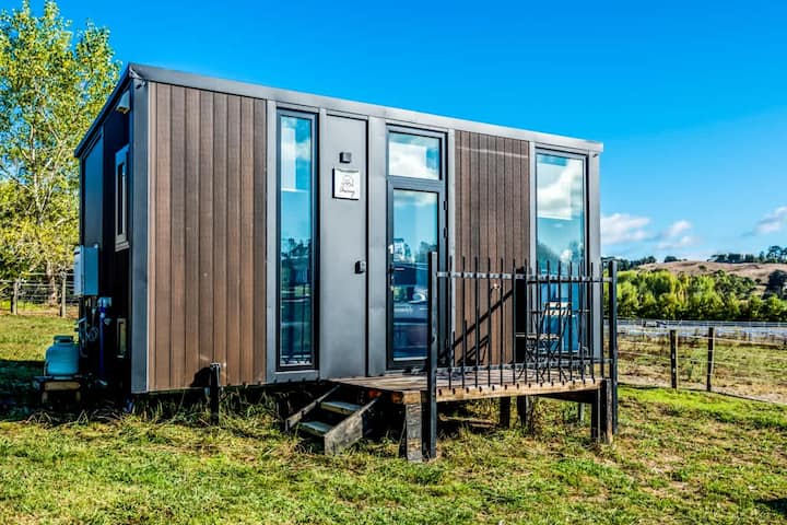Black Horse Cabin 1 By Tiny Away - Kaukapakapa