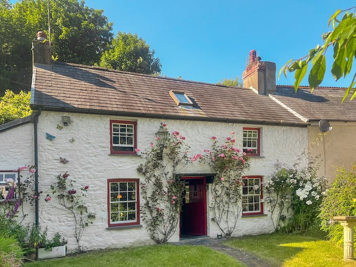Monthly Tutor's Cottage - Fishguard