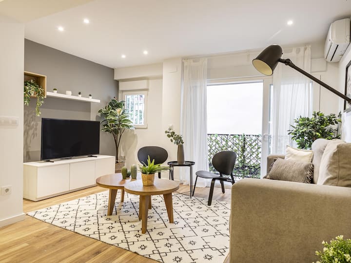 Cute And Bright By El Carmen Square. Seasonal Rent - Valencia