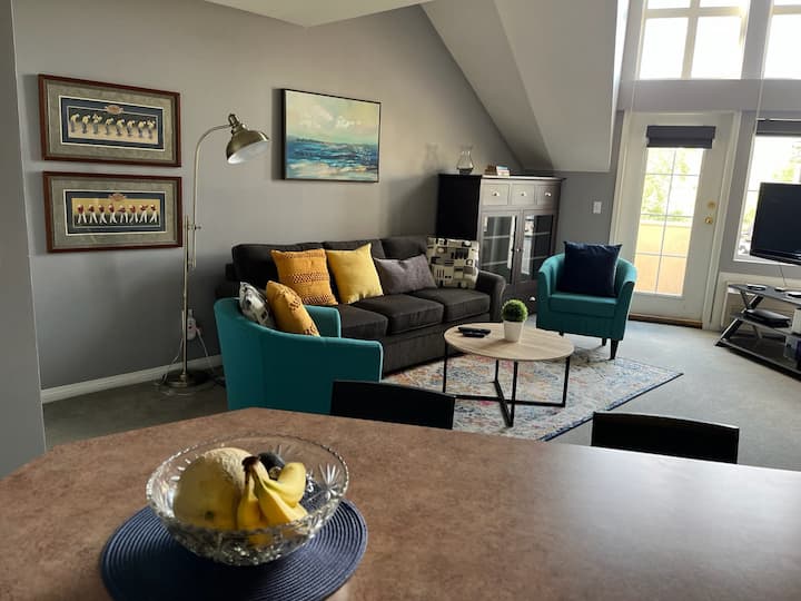Stylish Loft With Scenic View - 315 - Kelowna