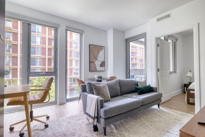 Blueground | Sw Waterfront, Gym & Pool, Nr Train - Washington, DC