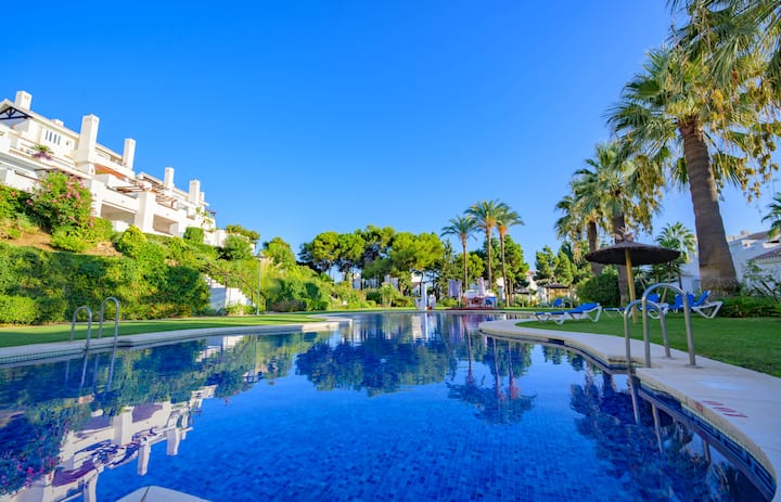 Luxurious 3-bedroom Penthouse In Los Monteros - Marbella