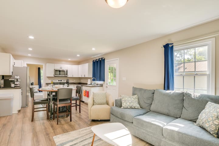 Charming Greenville Home W/ Yard: 3 Mi To Downtown - Greenville, SC