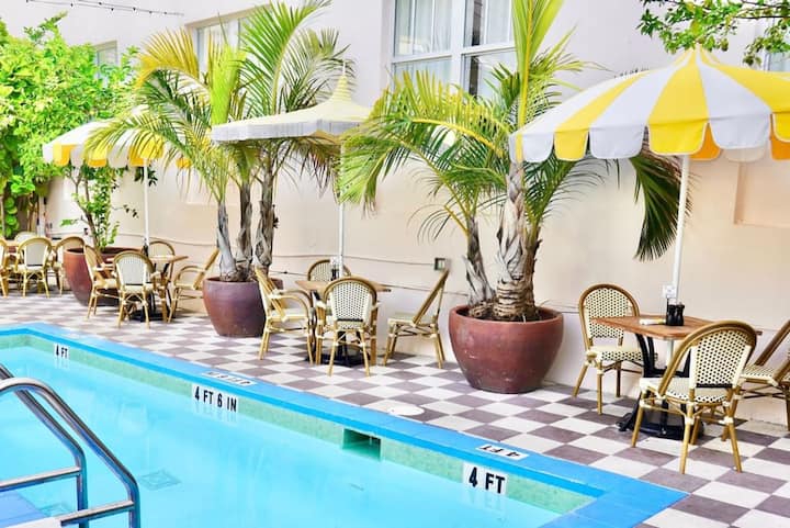 Cozy Deluxe In South Beach | Explore. Pool - South Beach, FL