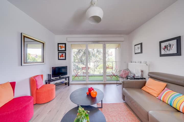 Ravissant Appartement Aux Chartrons Avec Parking - Bordeaux