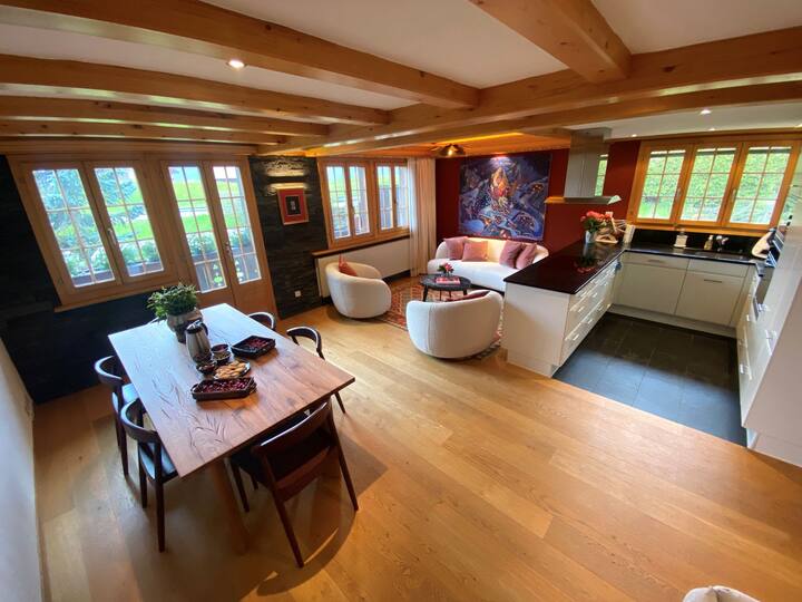 Vibrant 3-bedroom Ski Chalet In Gstaad - Zweisimmen