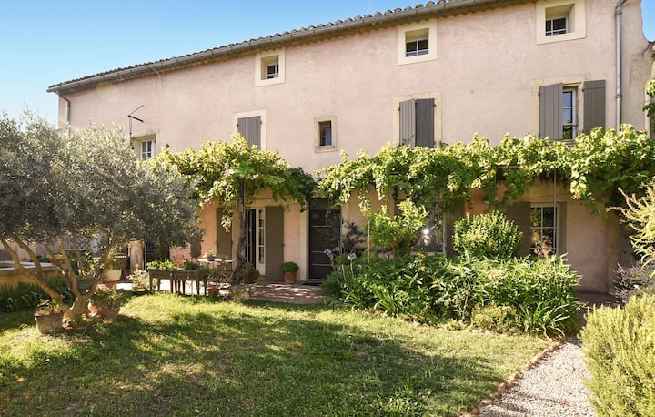 Cozy Apartment In Morières-lès-avignon - Avignon