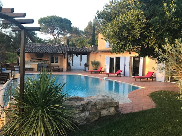 Charming Provencal Villa With Exclusive Privacy - Aix-en-Provence