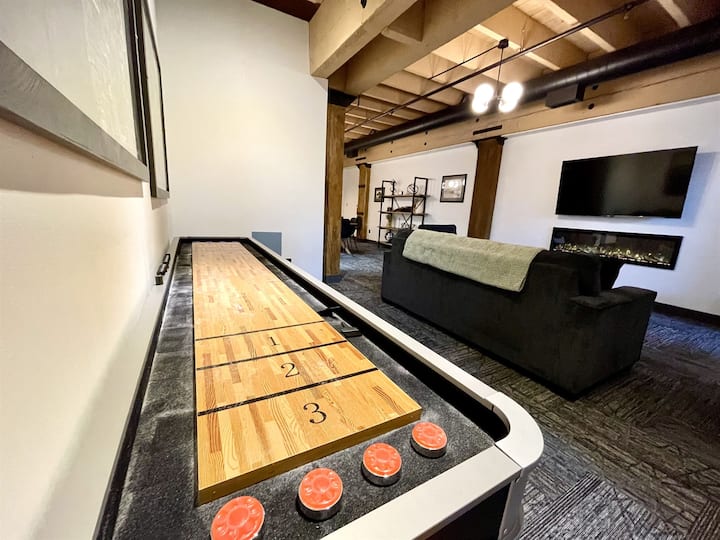 Marine Iron | The Brix | Pool In Canal Park! - Duluth, MN