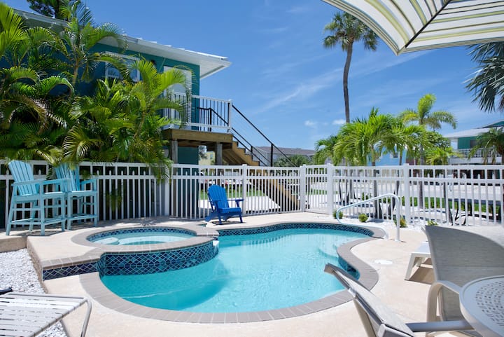 Cozy Cottage-private Retreat-pool-walk2bch - Fort Myers Beach, FL