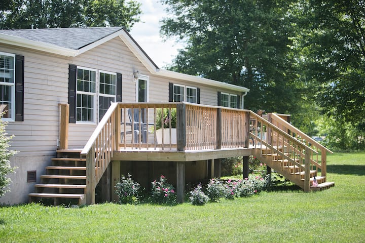 Riverfront Fishing Cabin On South Holston River - Bristol, TN