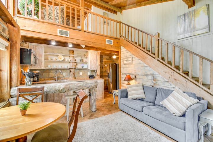 Riverfront Deck: Outdoor Retreat In Fairhope! - Fairhope