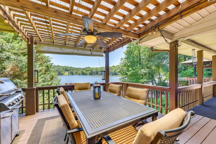 Lakefront Blairsville House W/ Game Room & Hot Tub - Blairsville, GA