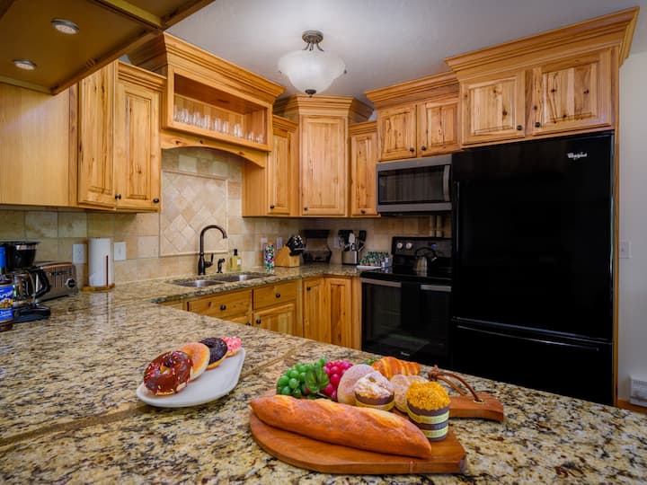 Rmr: Four Seasons I #2 Condo In Teton Village - Teton Village, WY